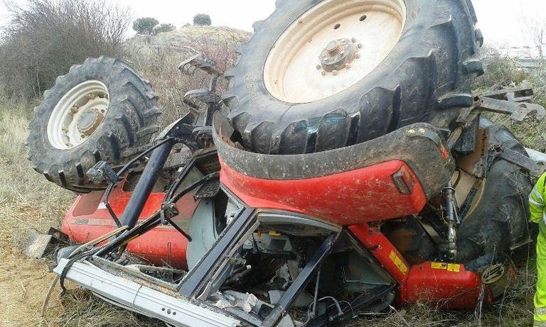 Falece un home tras sufrir un accidente co tractor que conducía en ...