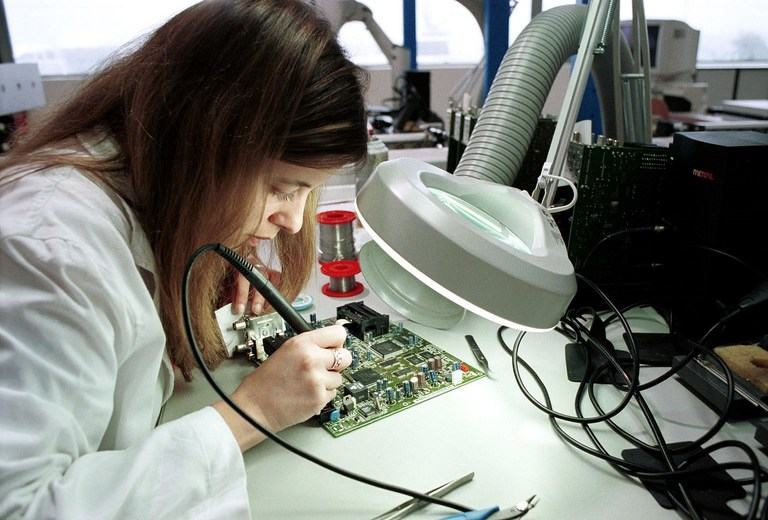 El CDTI aprueba ayudas por 65 millones de euros para 127 proyectos de I ...