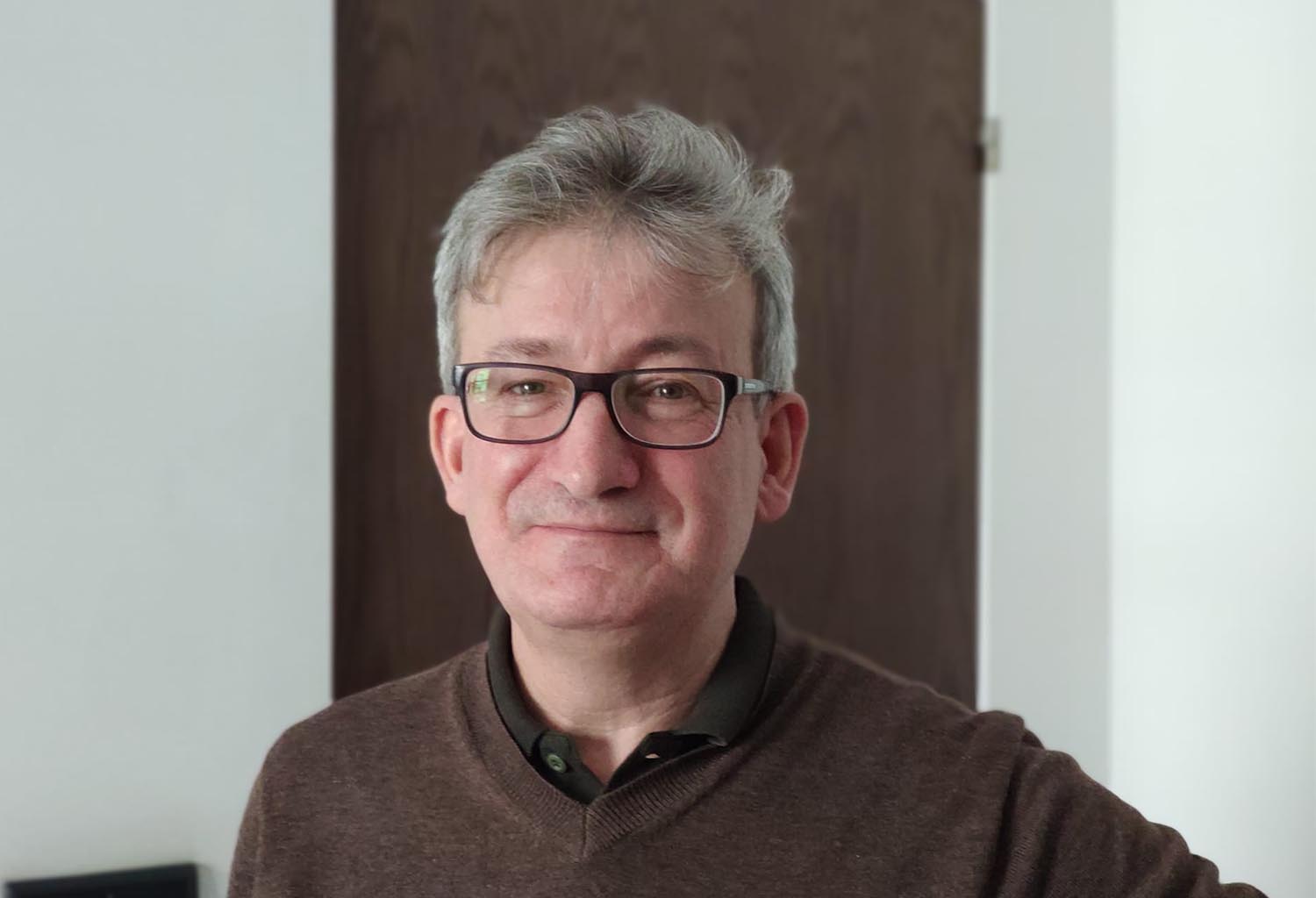 Jaime Cabeza publica un libro no que establece os límites entre o que é ...